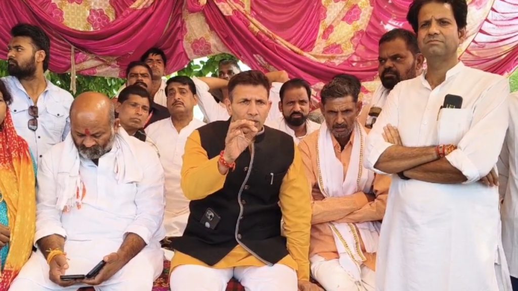 BREAKING: पीसीसी चीफ को पुलिस ने श्योपुर में प्रवेश करने से रोका, पटवारी ने बॉर्डर पर डाला डेरा ...